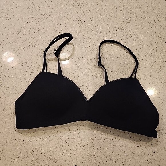 aerie | Intimates & Sleepwear | Aerie Bra 32a Black Wireless Lined ...